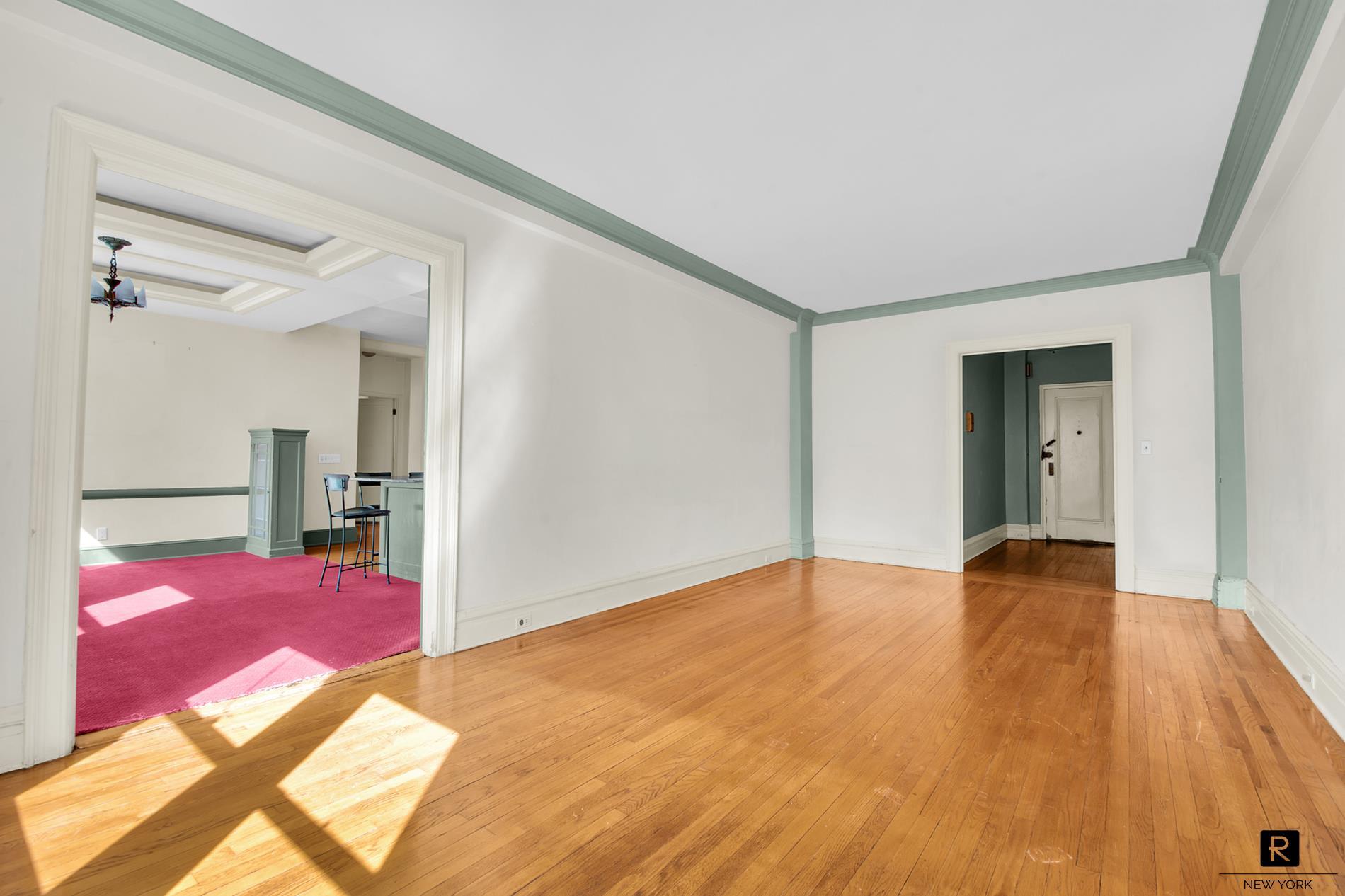 136 East 36th Street Murray Hill New York NY 10016 - R New York